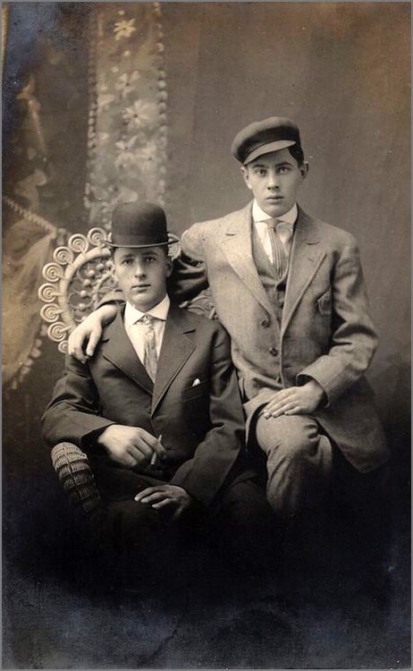 Gay History: Men Together 1800s (PHOTOS) | timalderman
