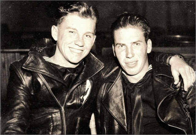 Gay History: Men Together 1800s (PHOTOS) | timalderman