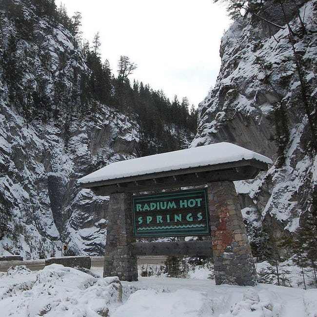 Horrific 20th Century Quack Medical Devices That Contained Radium ...